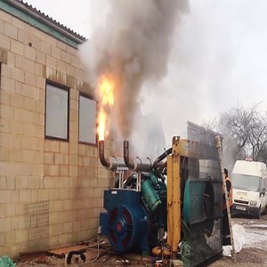 498K views · 4K reactions | Big DIESEL ENGINES Cold Starting up Smoke and Sound | Discover World | Facebook