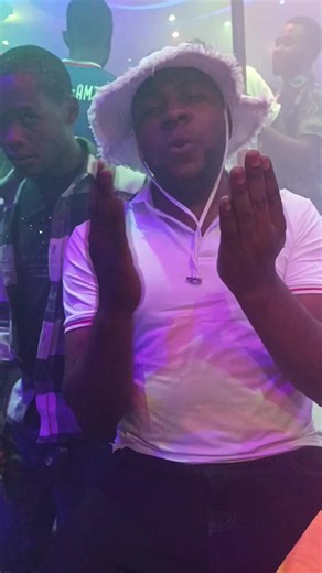 moïse bras d'honneur mk (@mose.bras.dhonneur)’s videos with original sound - EPHRON BOY