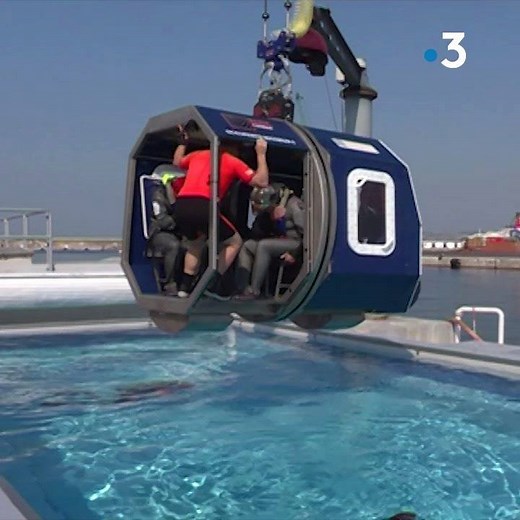 90K views · 163 reactions | Une première en France☝, l'entraînement des marins-pompiers de Marseille sur un simulateur de crash d'hélicoptère ouvert à la presse. aller + loin https://france3-regions.francetvinfo.fr/provence-alpes-cote-d-azur/bouches-du-rhone/marseille/entrainement-marins-pompiers-crash-test-helicoptere-1708018.html | France 3 Provence-Alpes | Facebook