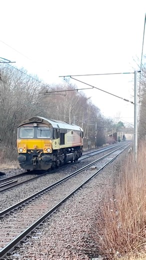 Colas Rail Class 66 Carstairs C.E. to Grangemouth Ineos passing Holytown #class66 #trainspotting