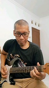 Checksound the great tone pedal of Caroline Icarus Boost Canada. In the last section I add Digitech Screamin Driver in front of Icarus Boost. It turn out great, better than Screamin Blues pedal straight into the amp. Gear chain: Vintage 80s Aria Pro II Strikin Sound MIJ-->Boss PSM5 Power Switch-->Digitech Sreamin Blues-->Caroline Icarus Boost-->Hotbox Copy Cat-->80s Carvin X60 All Tube Combo #tonemattermost #ariapro2strikinsound #vintageariapro2 #carolineicarus #digitechscreaminblues #carvinx60 