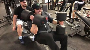 Chest Day.... -Mobility Drills -Cable Crossovers Warm Up 3 x 15 -Incline Hammer Strength 4 x10-12 -Flat Dumbbell (video) 100’s 15 130’s 12 150’s 8 (video) 130’s 10 110’s 12 -Decline Hammer 3 sets 10 reps -Cable Bent Over Fly 4 sets 12-15 Spot: @nicky_rizzles Fuel: @dymatizeprewo | Arash Rahbar IFBB PRO