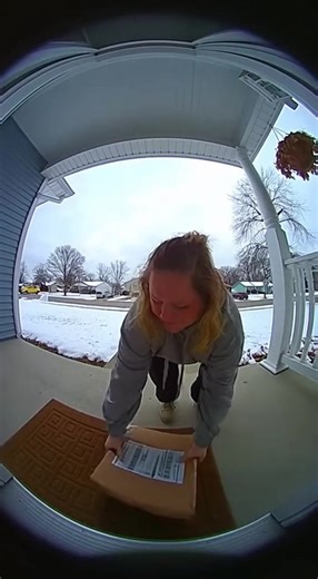 Don’t waste your time dealing with with those unreasonable porch pirates. This package delivery box can slove all your problems one and for all‼️‼️😉#kaersafe #deliveryfails #shopaholic #modernmailbox #musthaveproduct @KAER World