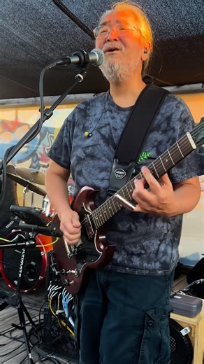 “Don't hang your head, let the two-time roll. Grass shack nailed to a pine wood floor. Ask the time baby I don't know. Come back later, gonna let it show” #splinteredsunlight #GratefulDead #jerrygarcia # #phillydead #RowJimmy | Splintered Sunlight