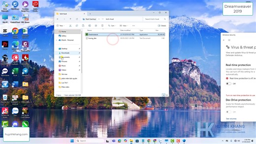 Cài Đặt Dreamweaver 2019 Đơn Giản & Nhanh Chóng | Hướng Dẫn Chi Tiết A-Z Từ Huỳnh Khang Trong hướng dẫn cài đặt Dreamweaver 2019 này, chúng tôi sẽ chỉ cho bạn cách chuẩn bị hệ thống của mình. Dreamweaver 2019 yêu cầu hệ điều hành Microsoft Windows 10 (64-bit, phiên bản 1709 trở lên). Về phần cứng, bạn cần CPU Intel Core 2 hoặc AMD Athlon 64 (2 GHz hoặc nhanh hơn), RAM tối thiểu 2GB (khuyến nghị 4GB) và 2GB dung lượng ổ đĩa trống để cài đặt. Màn hình cần độ phân giải tối thiểu 1280x1024, với hỗ t