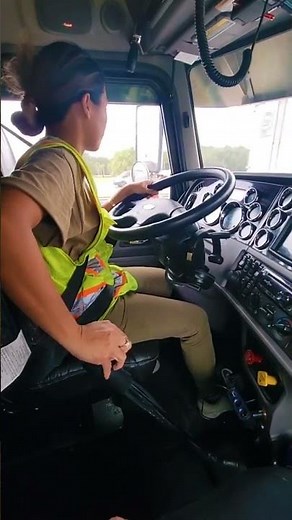 18 Speed Gear Shifting on Semi Truck | Eaton Transmission