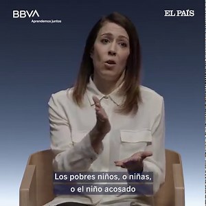 874K views · 6.9K reactions | ¿Cómo reaccionar ante el ‘ciberbullying’? Para la experta en ciberseguridad Silvia Barrera, “si sospechamos que un menor sufre este acoso, lo mejor es hablar con él de forma cercana y tranquila, nunca culpabilizarle”. | Aprendemos juntos | Facebook