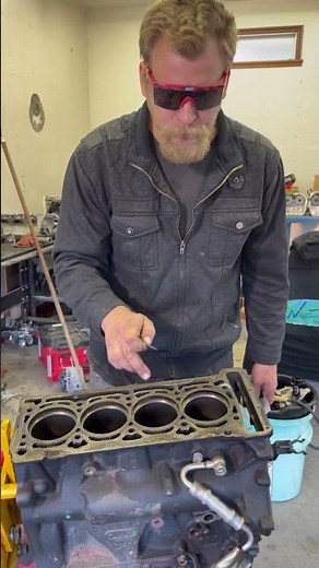 How to clean head gasket surface block deck cylinder head when replacing engines pistons