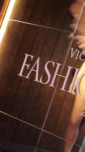 La noche previa al VS Fashion Show: invitados internacionales, energía icónica y momentos inolvidables. #VSFashionShow | Victoria's Secret