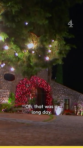 Get ready to have the time of your life at the First Dates Hotel 😉 Tonight at 10:35pm on Channel 4 💛 | First Dates