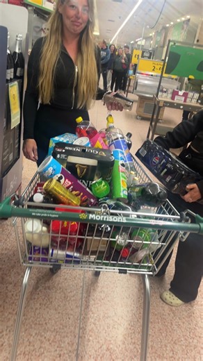 June was just a crazy month #bestime#laughter#fyp #vir#makingthemostofit#loveyou #neveradullmoment #mygirls❤️#butlinsbigweekenders @Daisy Harwood @Leighbond2 @Ashleigh Jade Tappen