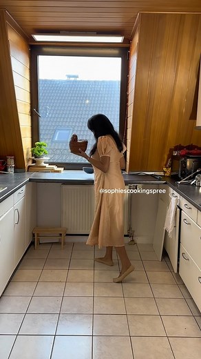 407K views · 6.9K reactions | Egg Noodles - A quick egg noodles to fix your Sunday meal This egg noodles is literally an easy one pan meal that can be made quickly using the simplest ingredients . Noodles Eggs Bell pepper Carrots Cabbage Onions Garlic Soya sauce Chilli sauce Vinegar Ketchup Salt and pepper Oil #noodles #cookingram #delicious #keralagram #foodreels | sophiescookingspree | Facebook