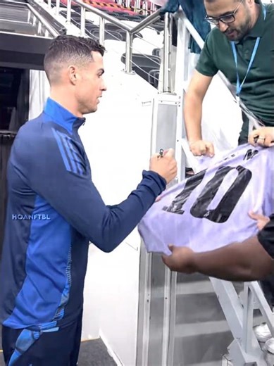 Ronaldo Jr & Ronaldo Same Signature Style ❤️ Cr : hoanftbl ( yt )