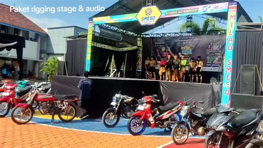 Stage 8x6 Rigging and Audio Setup