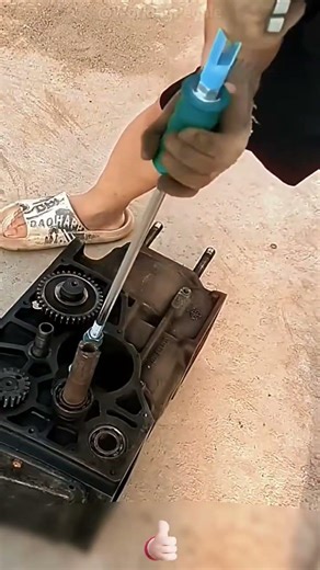 Slide hammer puller tool skills 🔨⚙️ #shorts