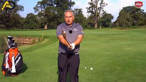 When to hinge on chip shots