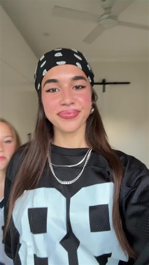 Billie Eilish Concert Outfit Ideas for Fans