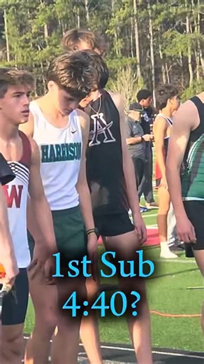 Can I go sub 4:40? #runner #track #trackandfield #1600m