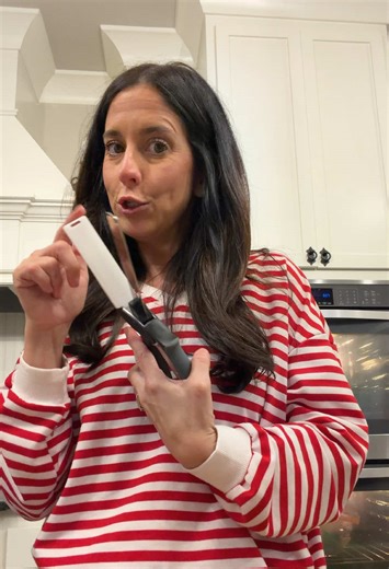 Essential Kitchen Scissors with Integrated Cutting Board