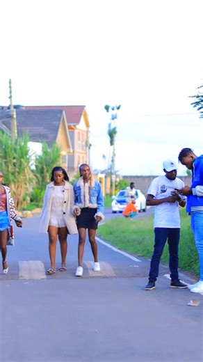 Understanding Friends' Reactions During the Love Story Challenge