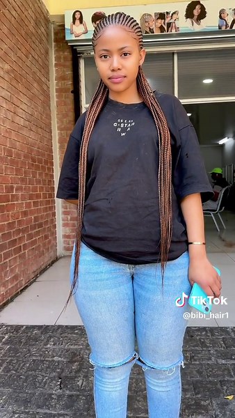 2024 Straight Back Hairstyles: Trending Hairstyle Ideas for Ladies