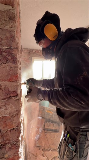 Mortar Rake vs Angle Grinder for Damp Proofing