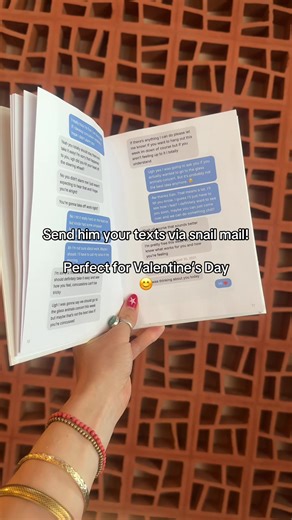 Man leaving you on read? We have the perfect gift! #valentinesdaygiftideas #funny #valentinesday #valentinesdaygift #romanticgift