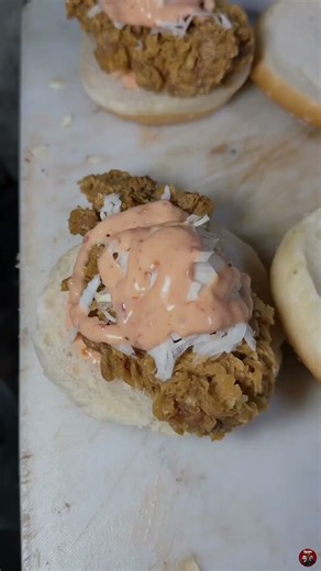 2x Zinger burger Pizza 2x #shorts #food #trending