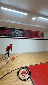 NBA Downhill Signature Moves‼️ 📸: @casyn : : : #CourtVision #nba #hoops #dunk #layup #signaturemove #poster #training #hoopersofinstagram #playerdevelopment | Court Vision