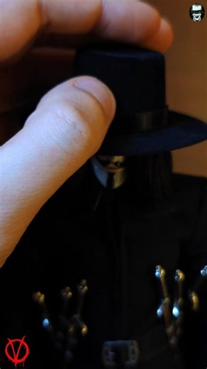 “Remember, remember the 5th of November, gunpowder, treason and plot." Toys Power CT013 1/6 Scale V For Vendetta 2.0 - Quick Unboxing Review - Last Piece In-Stock At Egyfigures.com - Instagram Store: https://www.instagram.com/egyfigures?igsh=MW1ldjk3czU1bTJzZw== Full Unboxing Review: https://youtu.be/V8K3zMHzg5s #hottoyscollector #actionfigures #hottoyscollection #hottoyscollectibles #toys #unboxing #toy #hottoysphotography #sideshow #sideshowcollectibles #terminator #terminators #t800 #arnoldsc