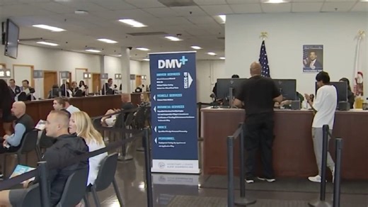 Get a 'final notice' text from the Illinois DMV? It's likely a scam