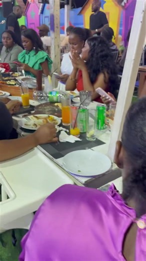 1.3K views · 18 reactions | Hoje celebramos o aniversário da nossa querida cliente fiel!! No bar bar, o lugar perfeito para transformar o seu dia especial em momentos inesquecíveis. ✨壟Onde cada detalhe faz faz diferença na sua comemoração . Localização: Miramar- rua N’Dunduma 137 | Bar Bar | Facebook