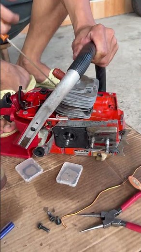 Check the engine compression of the chainsaw — what are your thoughts on it?