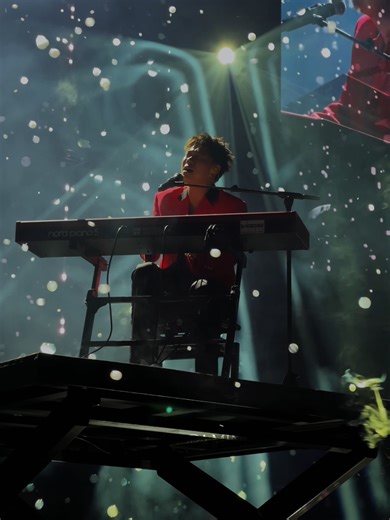 Show Diễn Của Dương Domic: Âm Nhạc Mê Hoặc Tại Hà Nội