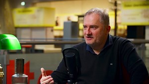 🚀 Falcon 9 vs. Ariane 6 – Ein unfairer Vergleich? 🛰️ Raumfahrt sie verändert sich rasant. Im neuen Podcast „Raumfahrtgeschichten“ sprechen Journalistin Franziska Bechtold und Historiker Christian Klösch über Vergangenheit, Gegenwart und Zukunft der Raumfahrt – international und in Österreich. 🎧 Folge 1: Falcon 9 vs. Ariane 6 Zwei Raketen, zwei Philosophien: Wie schlägt sich Europas neue Ariane 6 gegen die bewährte Falcon 9 von SpaceX? Ist der Vergleich überhaupt fair – oder braucht Europa ein