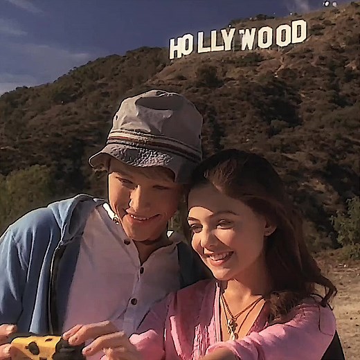 THERE’S SOMETHIN’ AB THE SUNSHINE BBY #starstruck #starstruckedit #jessicaolson #christopherwilde #daniellecampbell #sterlingknight #disney #childhood #fypシ #viral