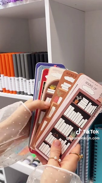 💎🤍 Packing our Arctic bookish bundle (deluxe) 📚 And yes — Black Friday deals are live! For every spending tier, you get one bookish bundle gifted, guaranteed 🤍✨ 🛒 yourbookish.com 📚 #BookishBundles #BlackFridayDeals #CozyVibes #BookTokUSA #BookishLove