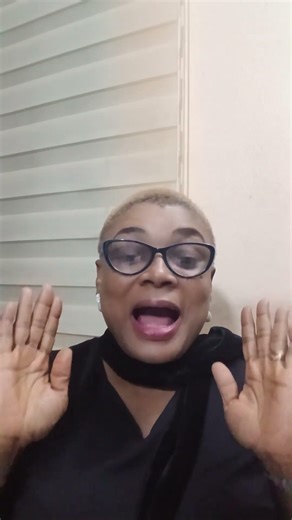 4 SMART MONEY TIPS EVERY DAUGHTER MUST KNOW. #Shorts #YoungWomen #MoneyTips