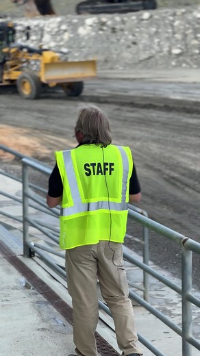 If anyone knows about yellow iron, it's Siggy from our Malaga team. Here he's explaining different applications for several of the products in our fleet to one of our groups. If you are interested in attending one of our demos please contact your local Cat® dealer. #meetthefleet #dirtlife #earthmovement #heavyequipmentnation #heavymachinery #catequipment #heavyequipmentlife #heavyequipmentoperator #operatorlife #motorgraders #cat150 #eventvenue #customerexperience #brandexperience #caterpillarma