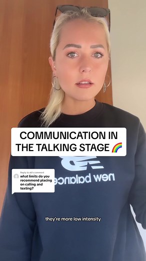 Lesbian Dating: Tips for Communication in the Talking Stage
