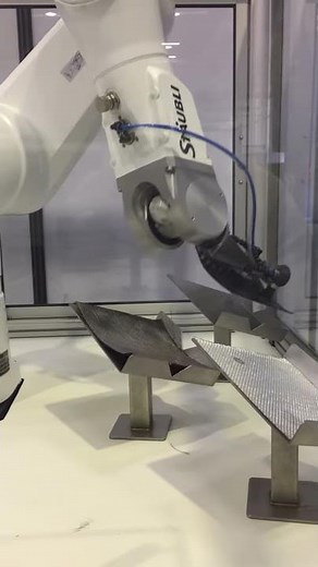Gripping raw composite materials - Mark-Free, Ultra-Flat Suction Cups COVAL, VPSC- Robot STAUBLI