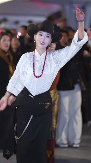 Sula, charming Tibetan dance beauty❤️