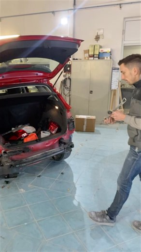 FIRST PART🪄🐳 I use @3mcollision roloc p.80 -P.120 3M Cubitron disc #frenchpainterlife #autobodyrepair #collisionrepair #collision #automotive #garage | Les FDP de la carrosserie