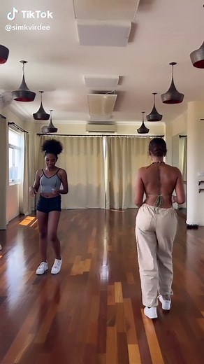 Mnike Dance Challenge Amapiano: Trending African Dance Moves