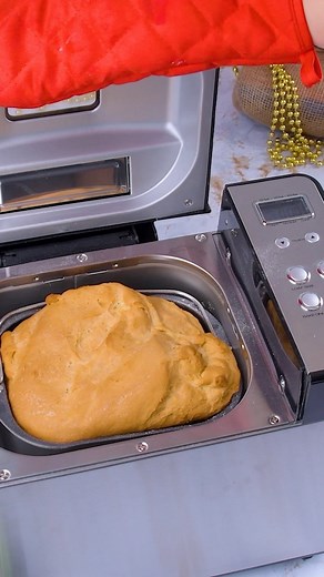 322K views · 8.6K reactions | This bread maker is the perfect holiday gift ✨ | Blossom | Facebook
