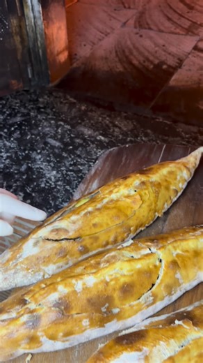 Micanoğlugörelepide arabia on Instagram‎: "✨هل أنتم مستعدون لتذوق فطيرة الكافورما اللذيذة؟ ❤️‍🔥 • بيدا البحر الأسود •عمرانية / اسطنبول •10:30-22:30 •0216 521 88 09 / 0534 030 66 61 • الوجبات الجاهزة - بيك اب متاح •Sodexo، Setcard، Multinet، TokenFlex، Edenred، Metropol • جيتير، يميكسيبيتي، ترينديول، ميغروس •مكان عائلي 🧑‍🧑‍🧒‍🧒#مطعم #مشاوي #تركيا #طرابزون_تركيا #عشاء #مشويات #food #turkey #arabia #görele #pide #haçapuri"‎