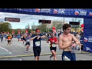 LIVE: Mini-Marathon finish line camera