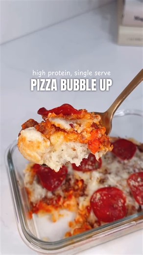 MaKayla Kim Thomas | single serve or meal prep it 🍕 less than 500 cal + 38g protein for entire dish 👏🏼👏🏼 Add pizza toppings you like + pair with a big Italian... | Instagram