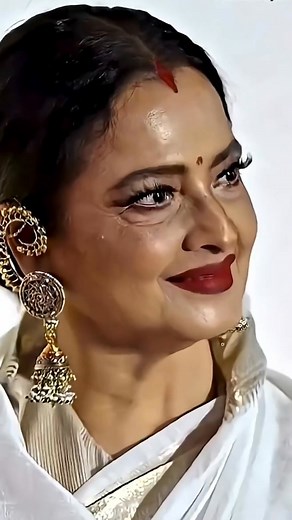 Hum bhool gaye re har baat.. #viralreels #reels #fbreels #indianidol #viral #sad #fbreelsfypシ゚ #reelsfb #rekha #amitabh #love | Tanu Tanvi