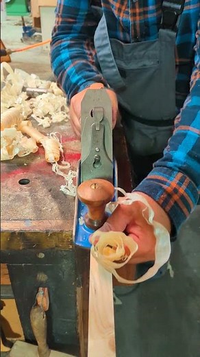 Take a thin shaving with Stanley Bailey No.5 Jack Plane #handplane #stanleytools